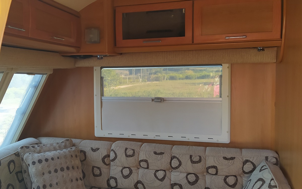 Omega compass 550 Touring Caravan For Sale In Alcalali, Alicante €8,750 ...
