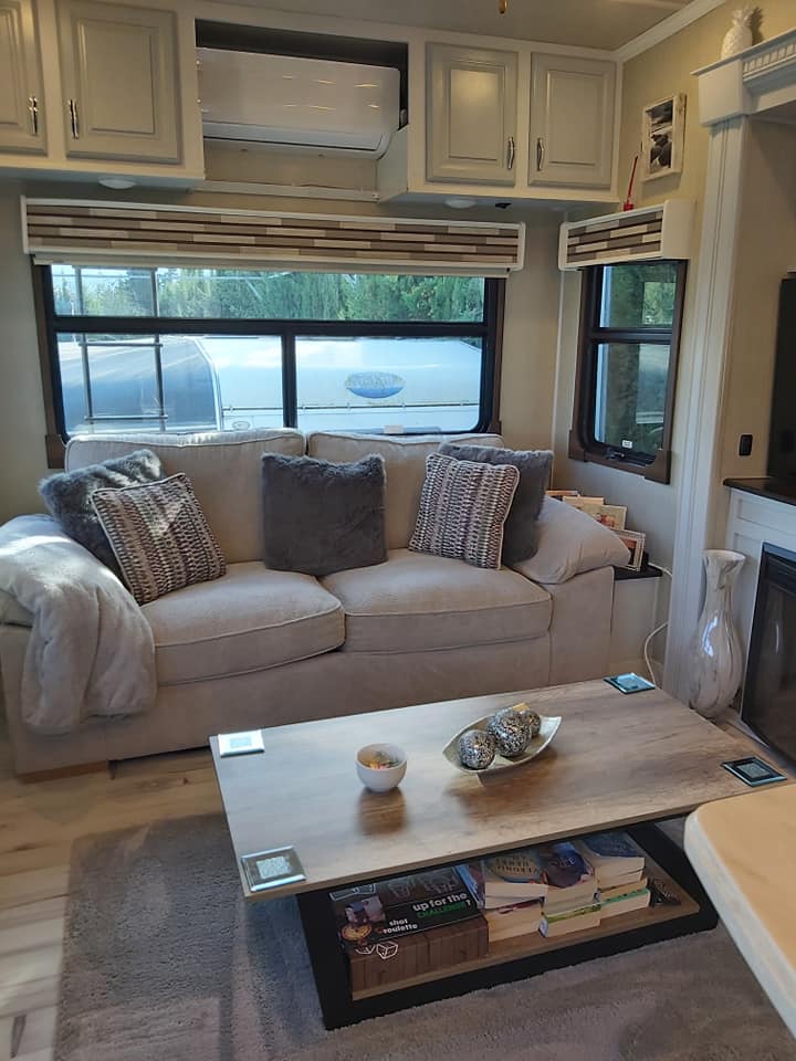 2018 Columbus Fifth Wheel For Sale On Camping Benisol Campsite In ...