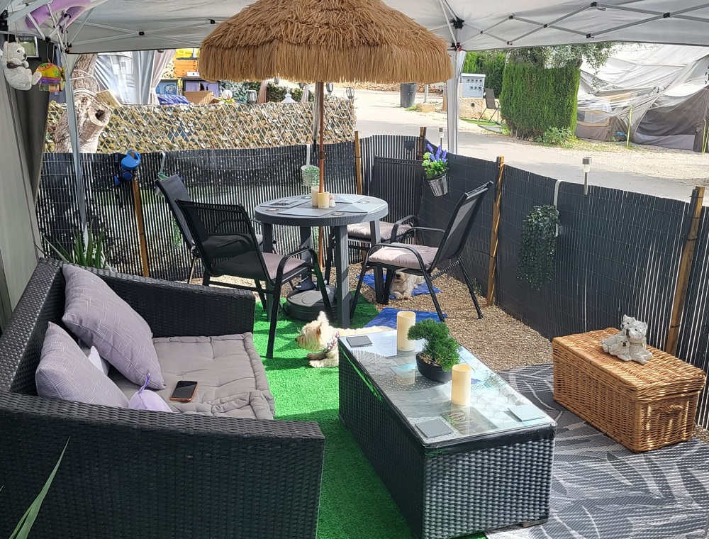 Fendt Touring Caravan & Awning For Sale On Camping La Torreta Campsite ...